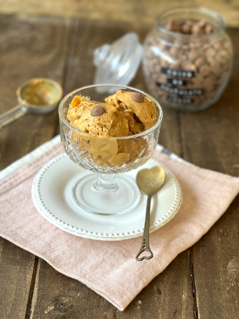 Helado de manjar y chips de chocolate - Polin en la Cocina