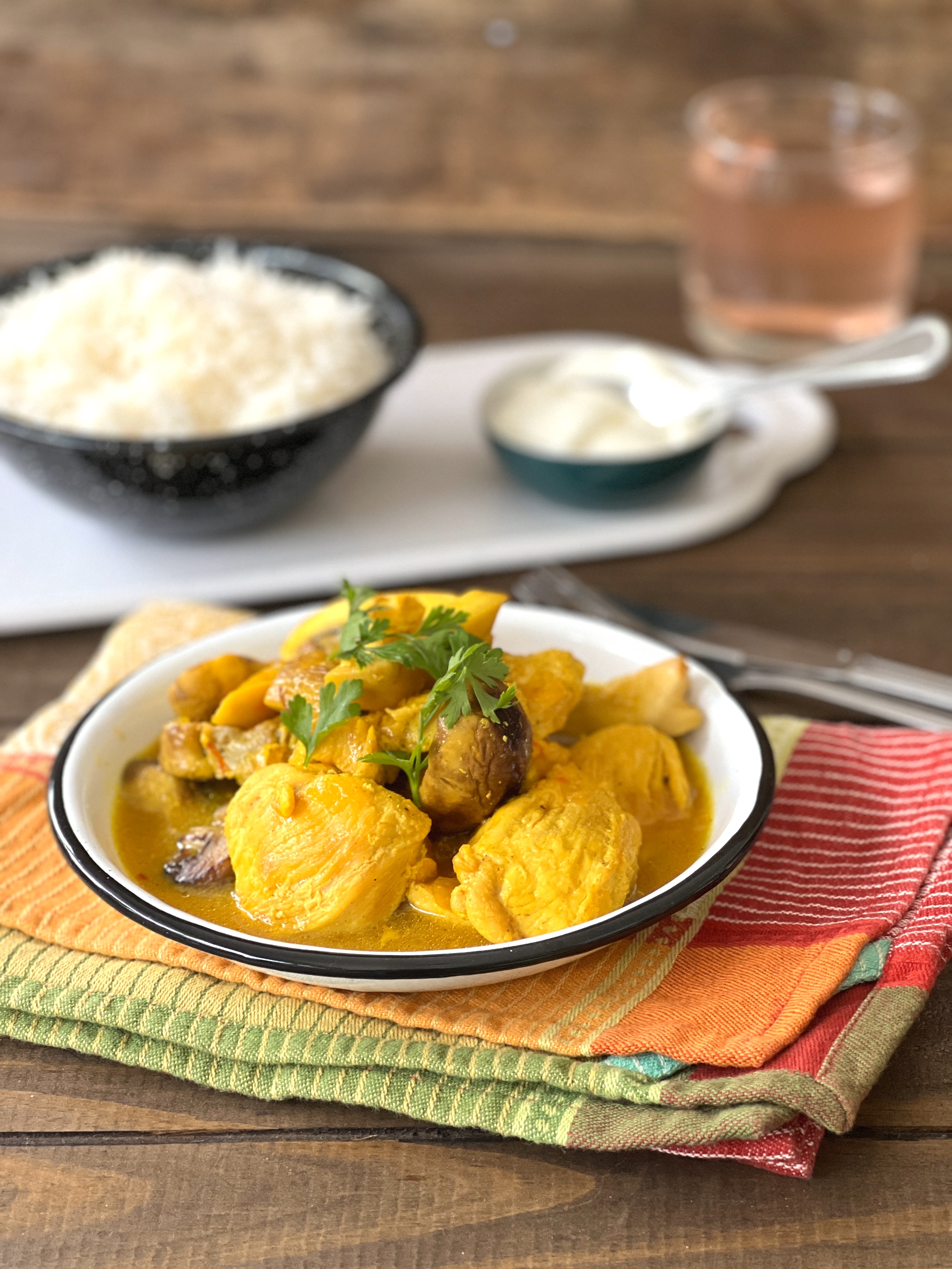 Pollo amarillo con champiñones - Polin en la Cocina